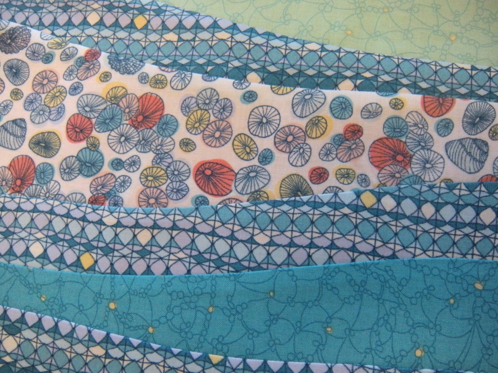 I’m making waves, and here’s a curved piecing tutorial so you can make ...