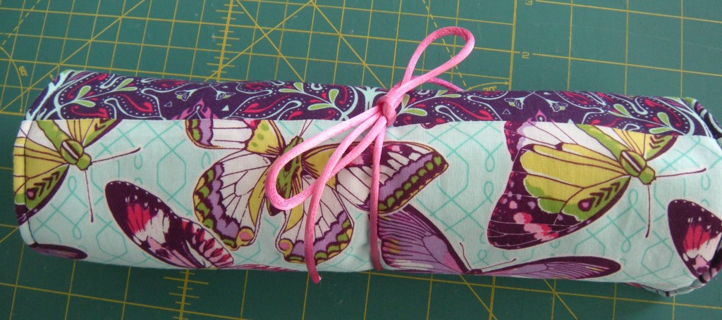 The Great Escape Jewelry Roll, part one: zippers are your new best ...