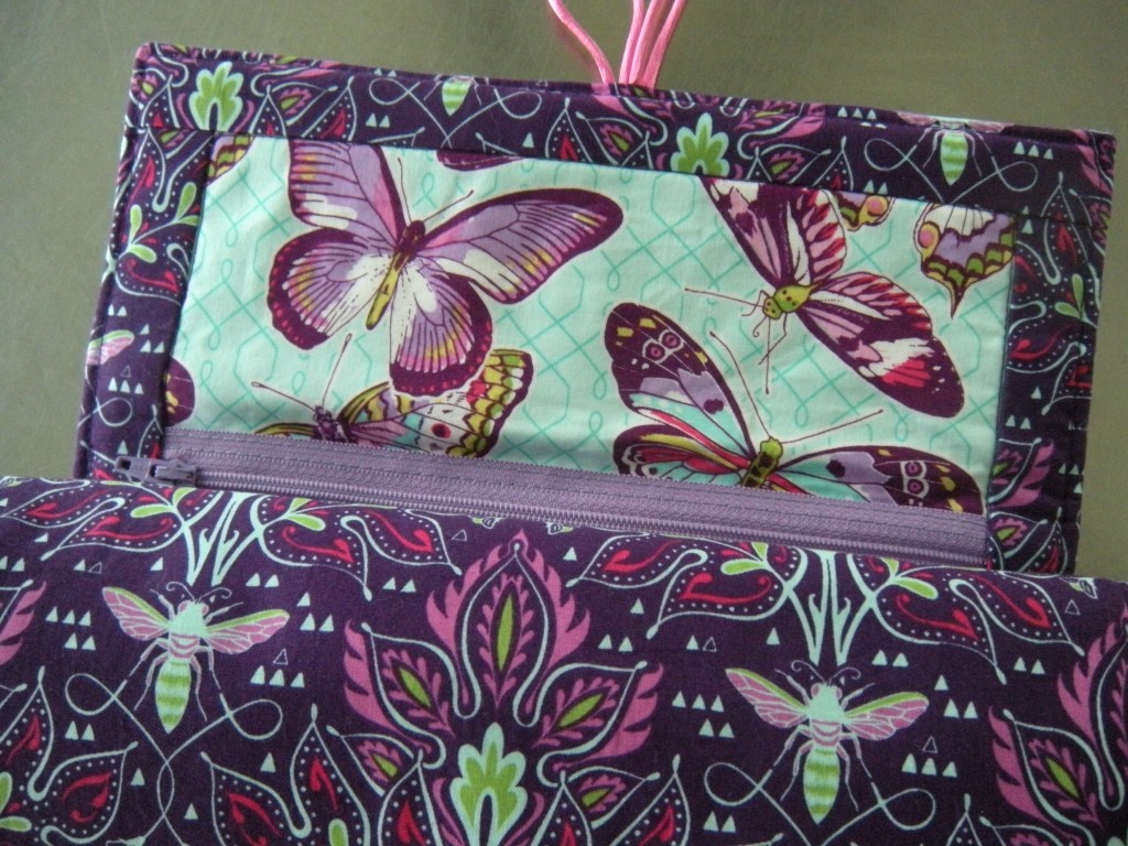 The Great Escape Jewelry Roll, part one: zippers are your new best ...